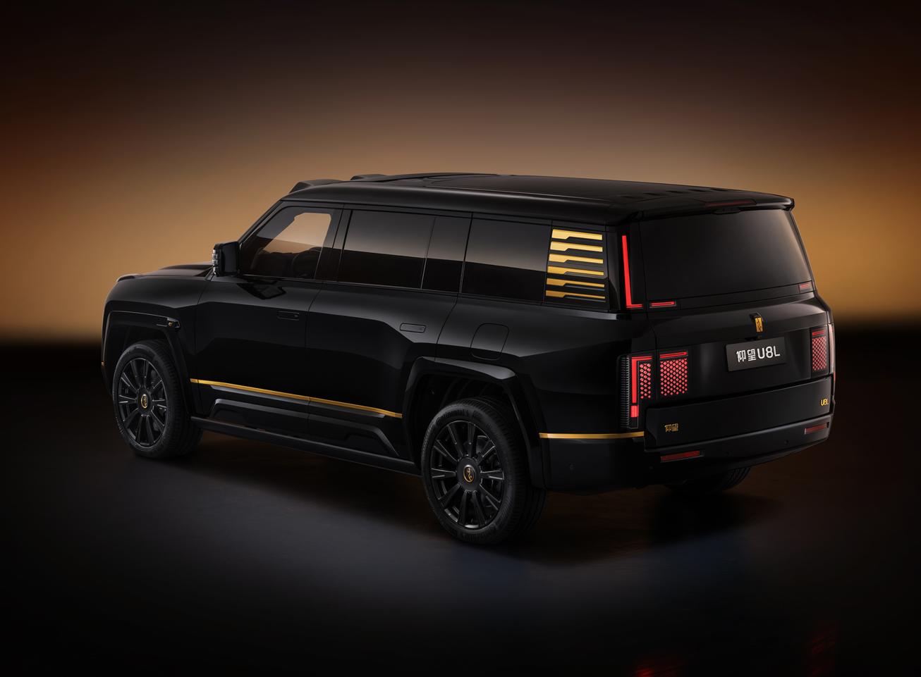 128万元起 仰望U8L鼎世版上市 轴距加长200mm/6座布局_汽车资讯_安兔兔